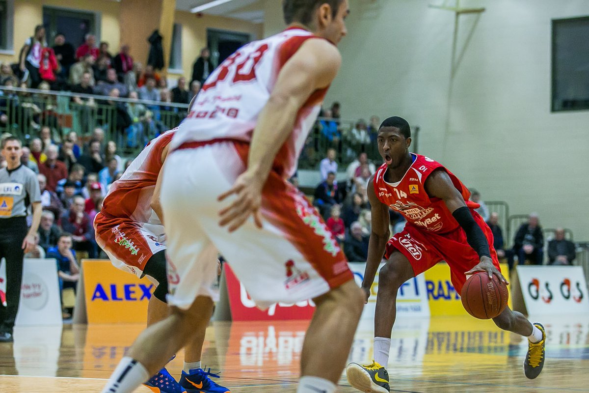 TIPPHETKED ja FOTOD: Rapla Avis ei andnud Valga-Valkale sõnaõigust ... TIPPHETKED ja FOTOD: Rapla Avis ei andnud Valga-Valkale sõnaõigust ...
